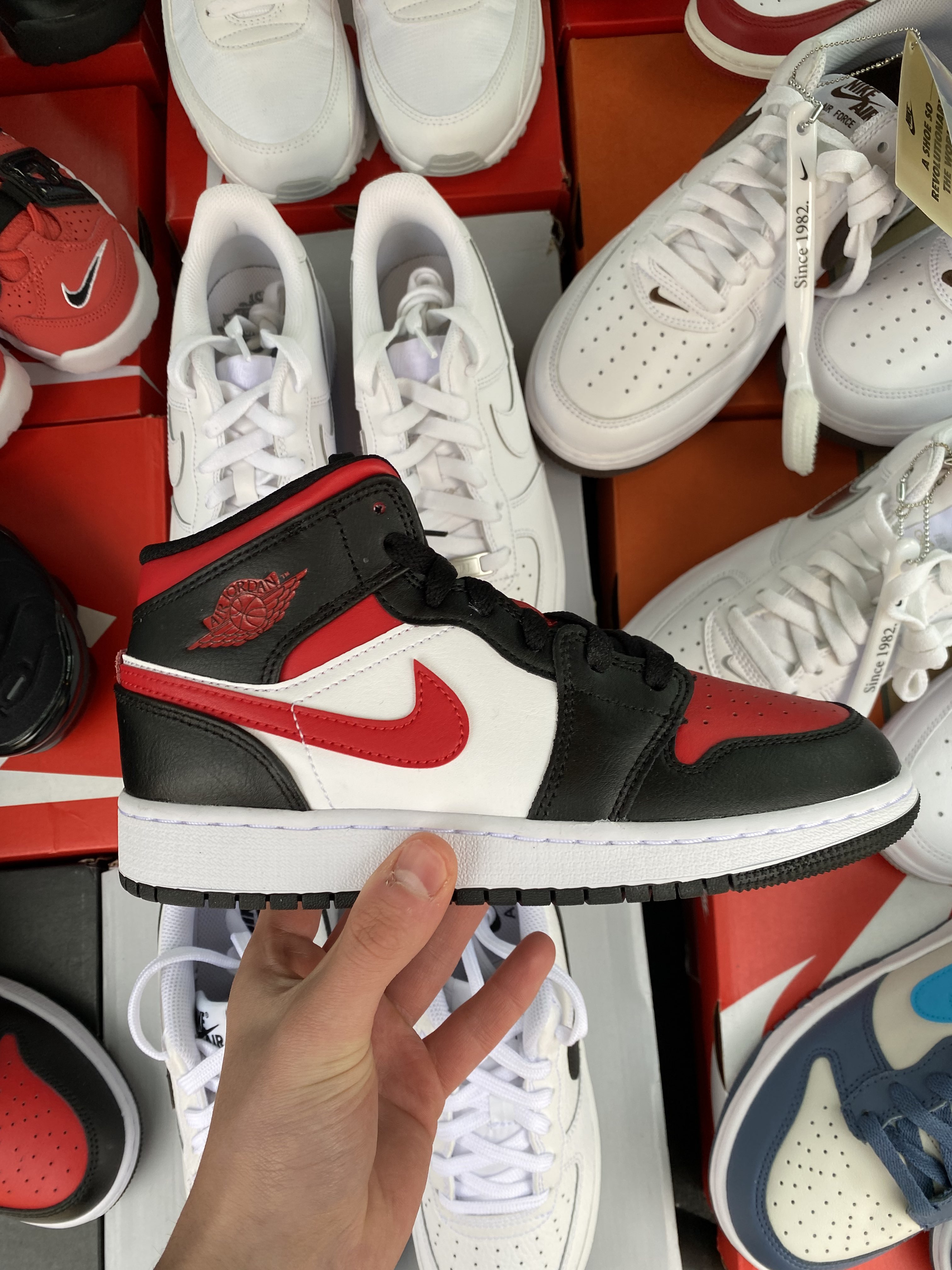 Air jordan 1 mid Fire Red - HypedRo