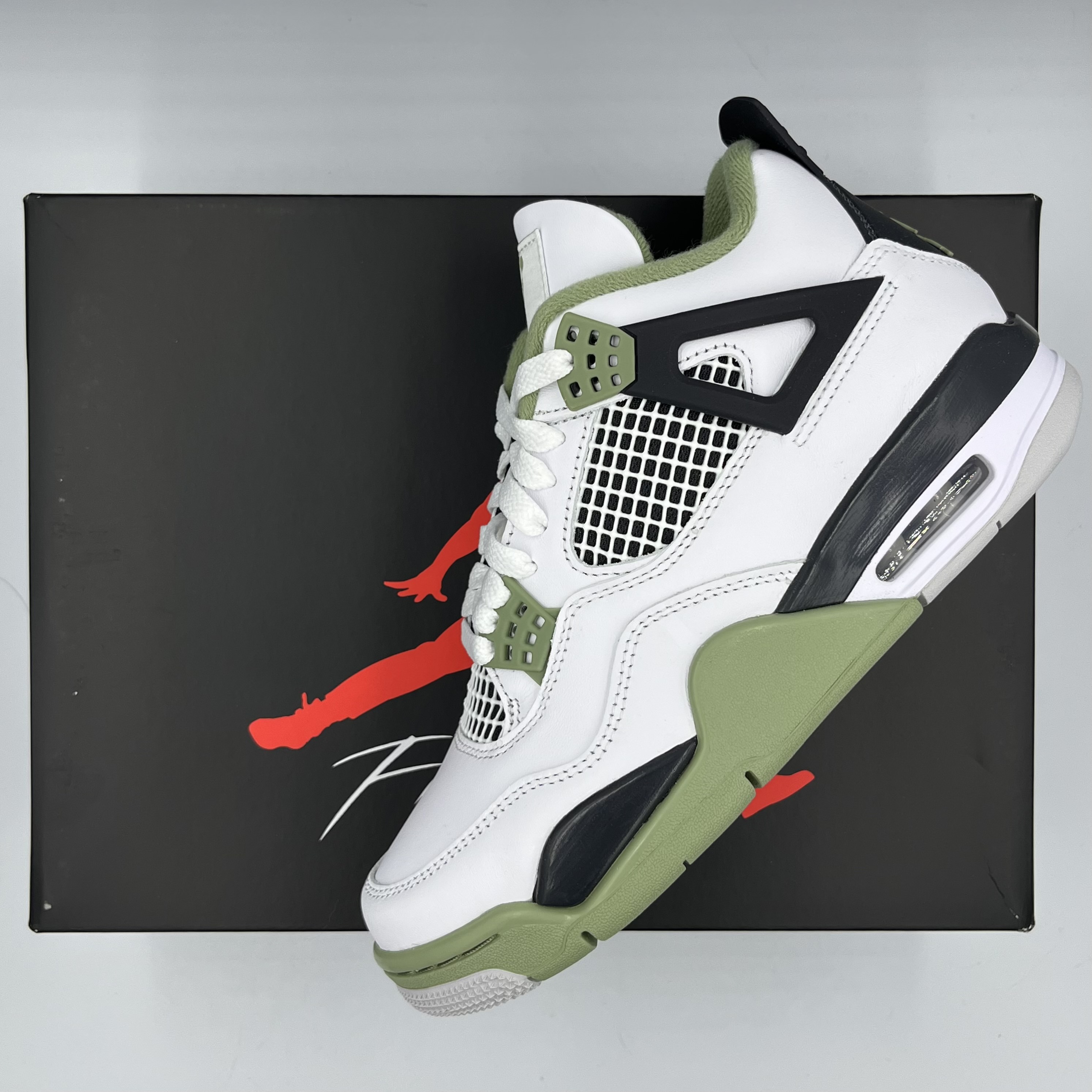 Air Jordan 4 "Seafoam" - HypedRo